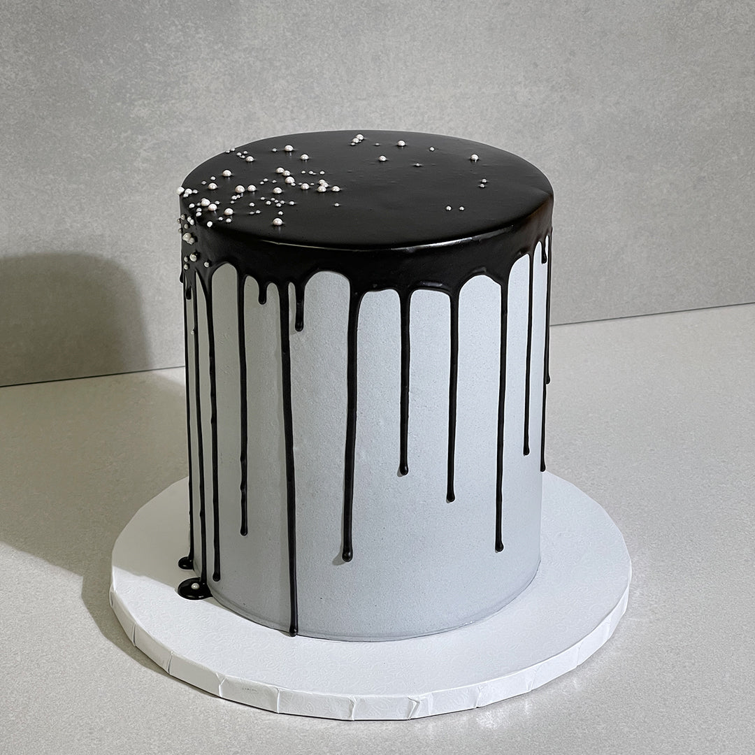 C13. Monochrome Cake – D'avant Bakery